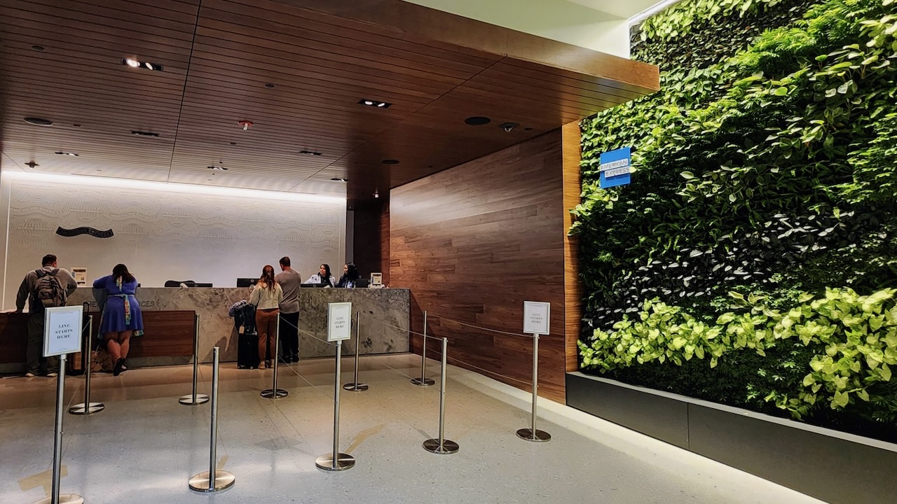 Amex Lounge Access: A Complete Guide | CardCritics™